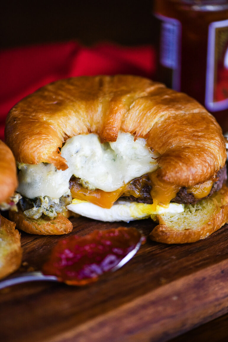 Breakfast Cheeseburger Croissant Sandwich | Dude That Cookz