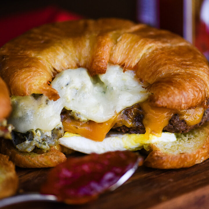 Breakfast Cheeseburger Croissant Sandwich | Dude That Cookz